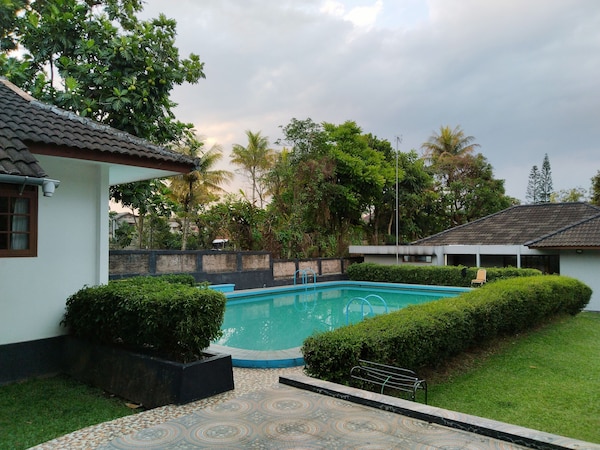 Villa Estria - Cisarua