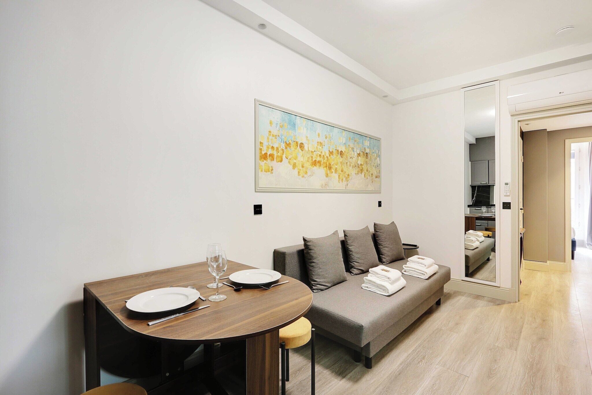 Modern Apartment & Terrace - 2br/6p - Near Nation - Paris