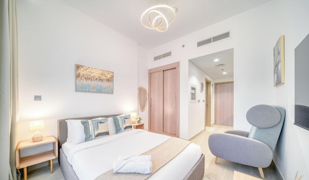 Spacious Azizi Riviera Studio - Dubai