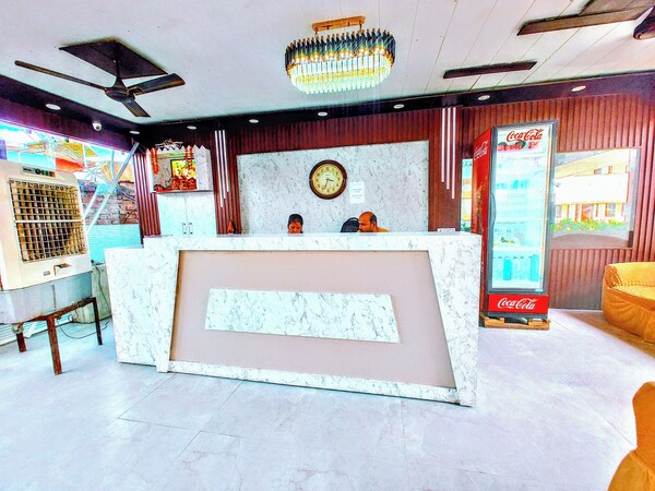 Shree Gulab Mansion Hotel And Restaurant - Prayagraj
