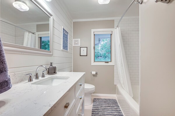 Lakefront Home W/ Fire Pit In Eagle River - Eagle River, WI