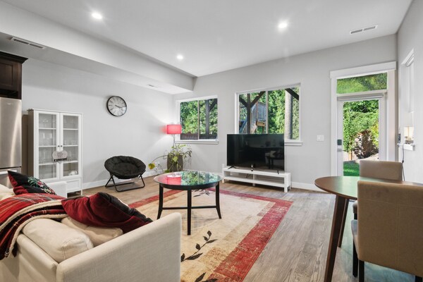 Cozy 1br Retreat In Sammamish 1 Bedroom Apts - Sammamish, WA