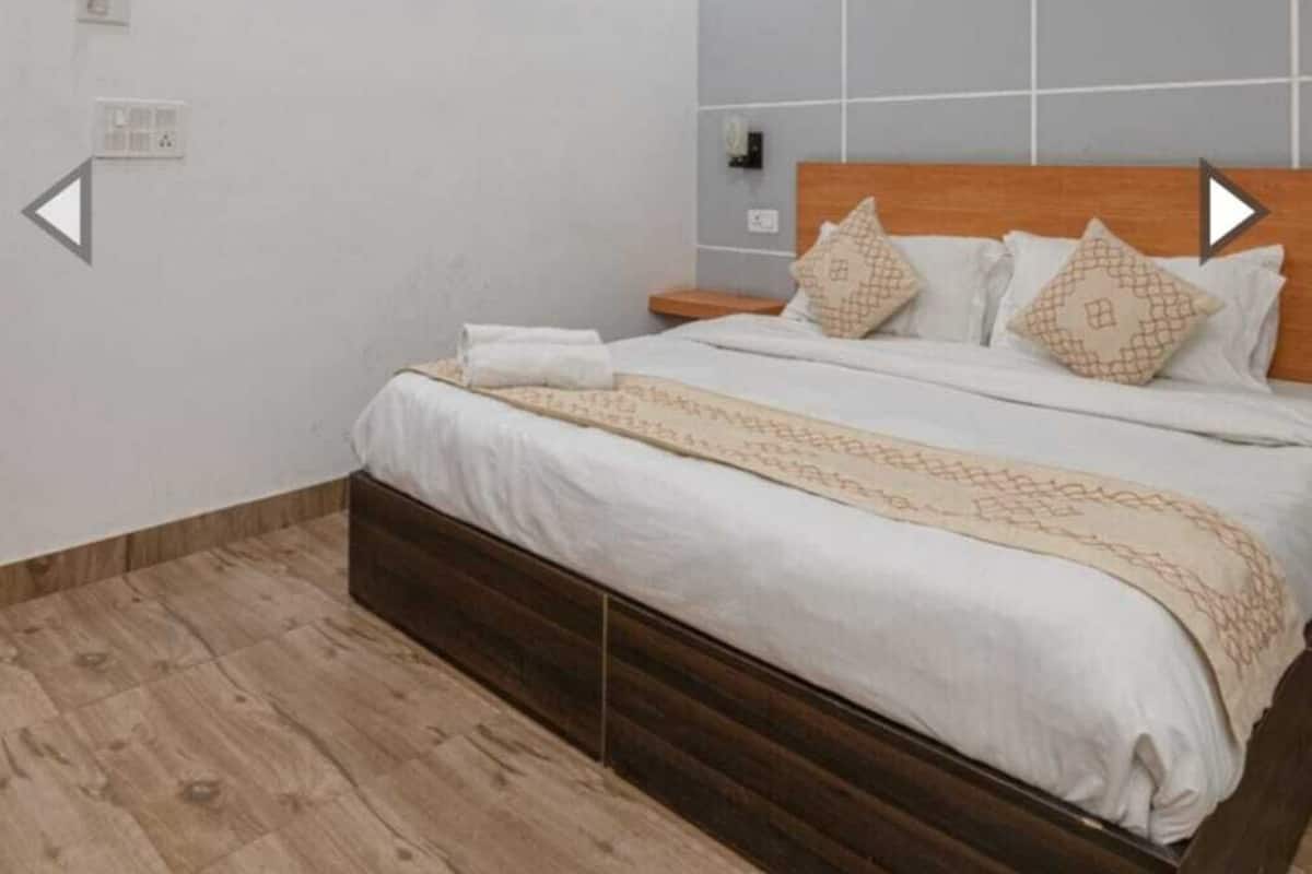 Quarto premium | Escrivaninha, espaço de trabalho para notebook, cortinas blackout