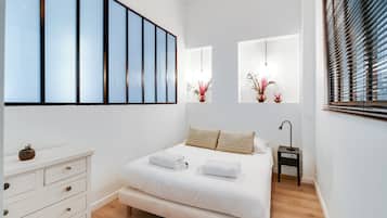 Apartamento | 2 quartos, secretária adequada para computadores portáteis