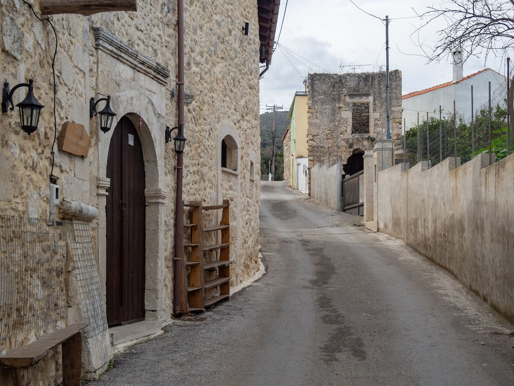 Nevelo Diamond,Near beach, tavern,Rethymno - Gerani | Vrbo