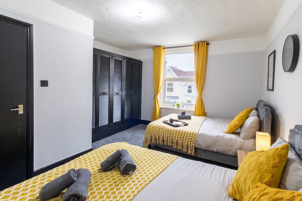 Open Mind Property - 4 Beds & Free Parking - Portsmouth | Vrbo