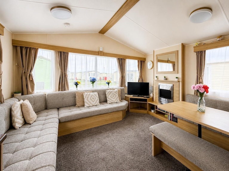 Homely 4 Berth Caravan For Hire In Lincolnshire At Sunnydale, Ref 35122s - Mablethorpe