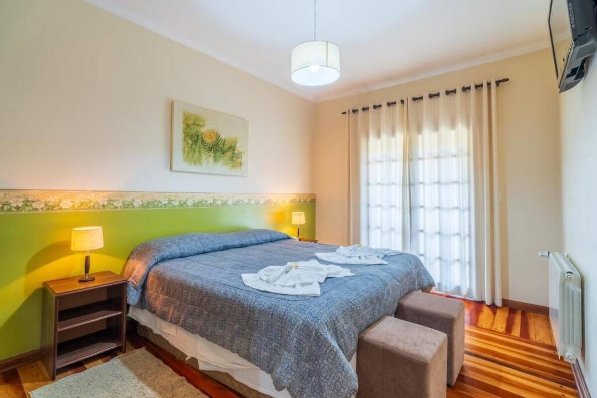 Quarto casal premium | Wi-Fi de cortesia