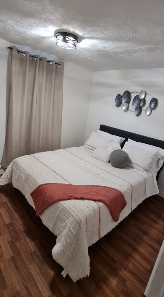 Cozy Moncton Basement Suite Around The Corner From The Hospital - Moncton