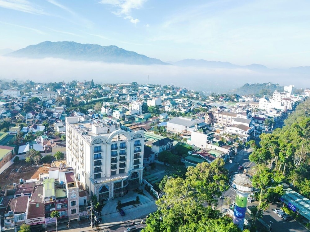 Sandals Aquila Hotel - Bảo Lộc