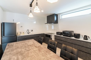 Villa, não fumadores, piscina privativa (Onna 8D,4LDK, 120sqm, BBQ, Parking) | Refeições no quarto