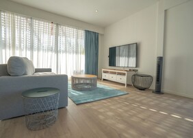 Suíte luxo | Roupas de cama premium, frigobar, cofres nos quartos, escrivaninha
