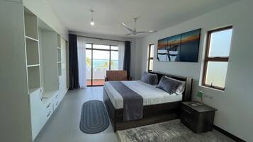 4 quartos, cortinas blackout, ferros/tábuas de passar roupa