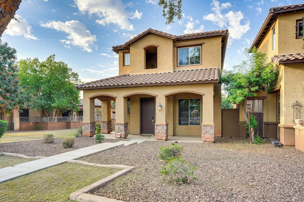Pool Access & Private Patio: Litchfield Park Home! - Glendale, AZ