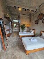 Quarto casal ou duplo clássico | Quartos à prova de som, Wi-Fi de cortesia