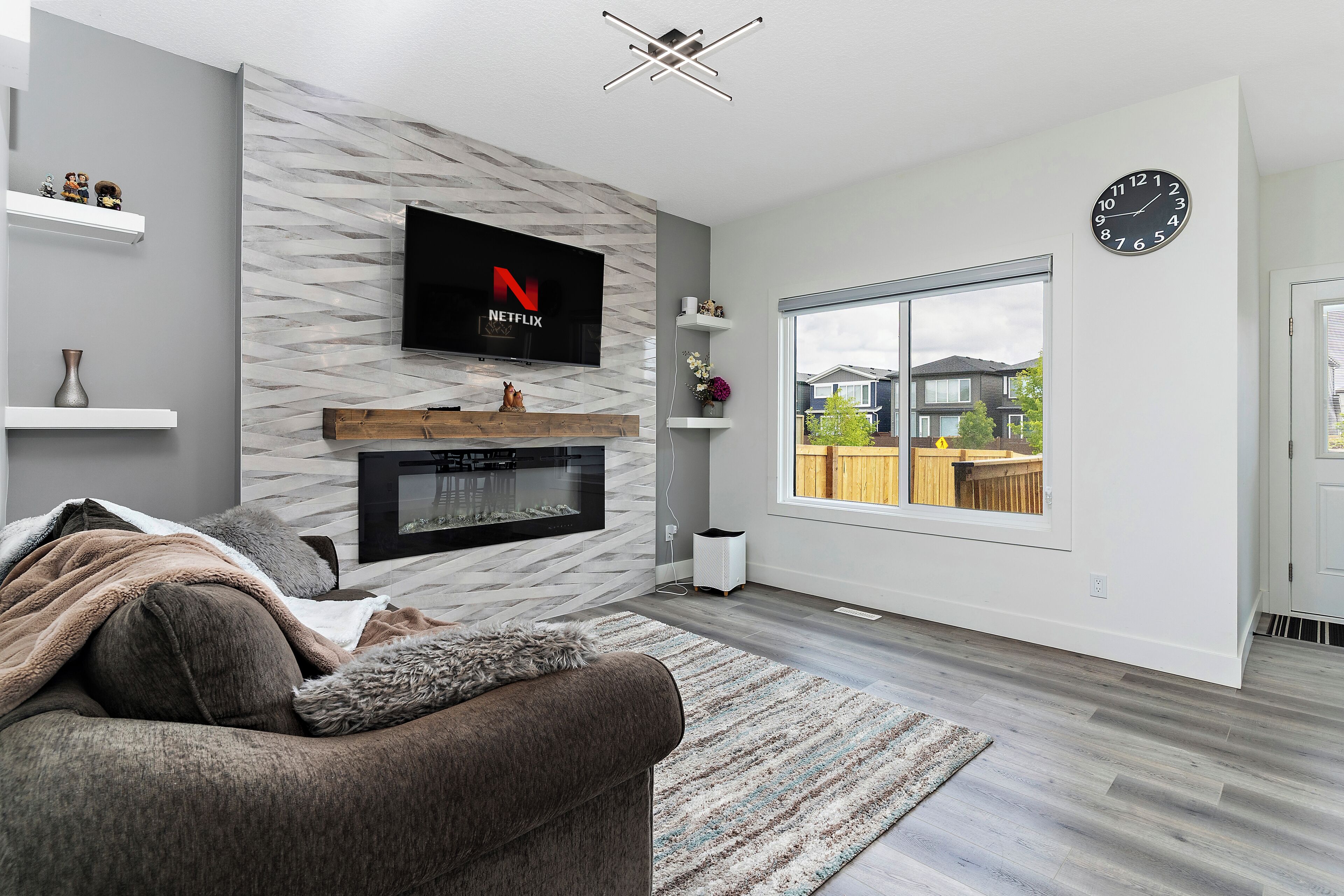Luxurious, Cozy, & Modern 4 Bedroom Homeairconditioned + Netflix + Free Parking - Alberta
