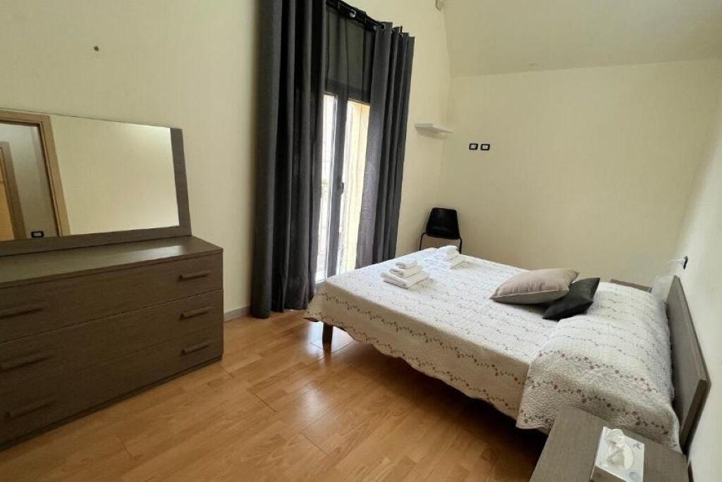 Oma Residence (2 Bedroom Apartment) - Pavia
