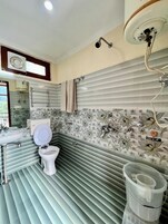 Quarto casal clássico, vista para a montanha | Banheiro | Toalhas de banho 