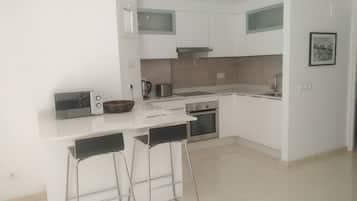 Apartamento, 2 quartos, terraço, vista para o jardim | Interior