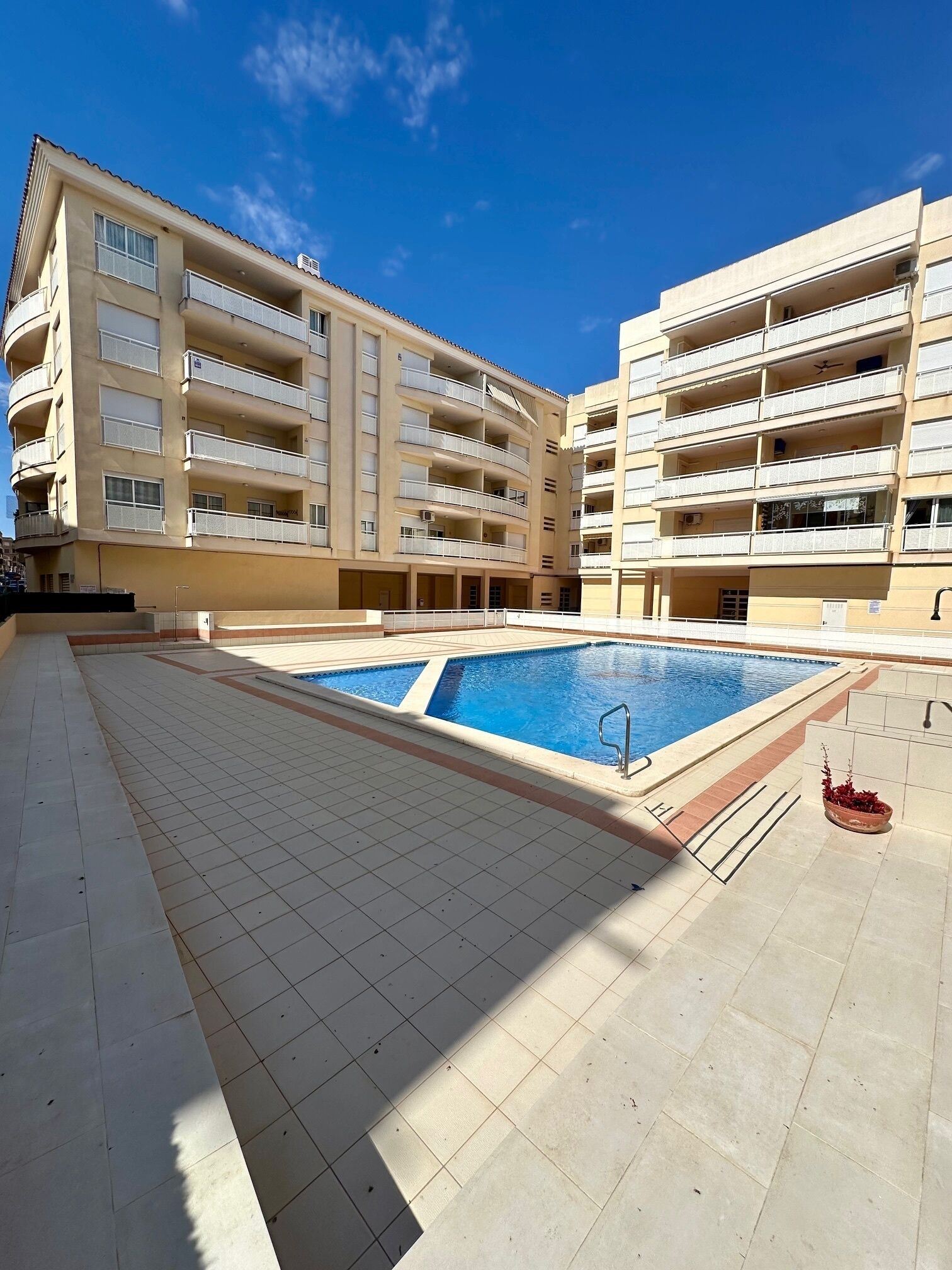 Loft, 1 quarto, varanda, Vista para a cidade | Piscina | Piscina exterior 