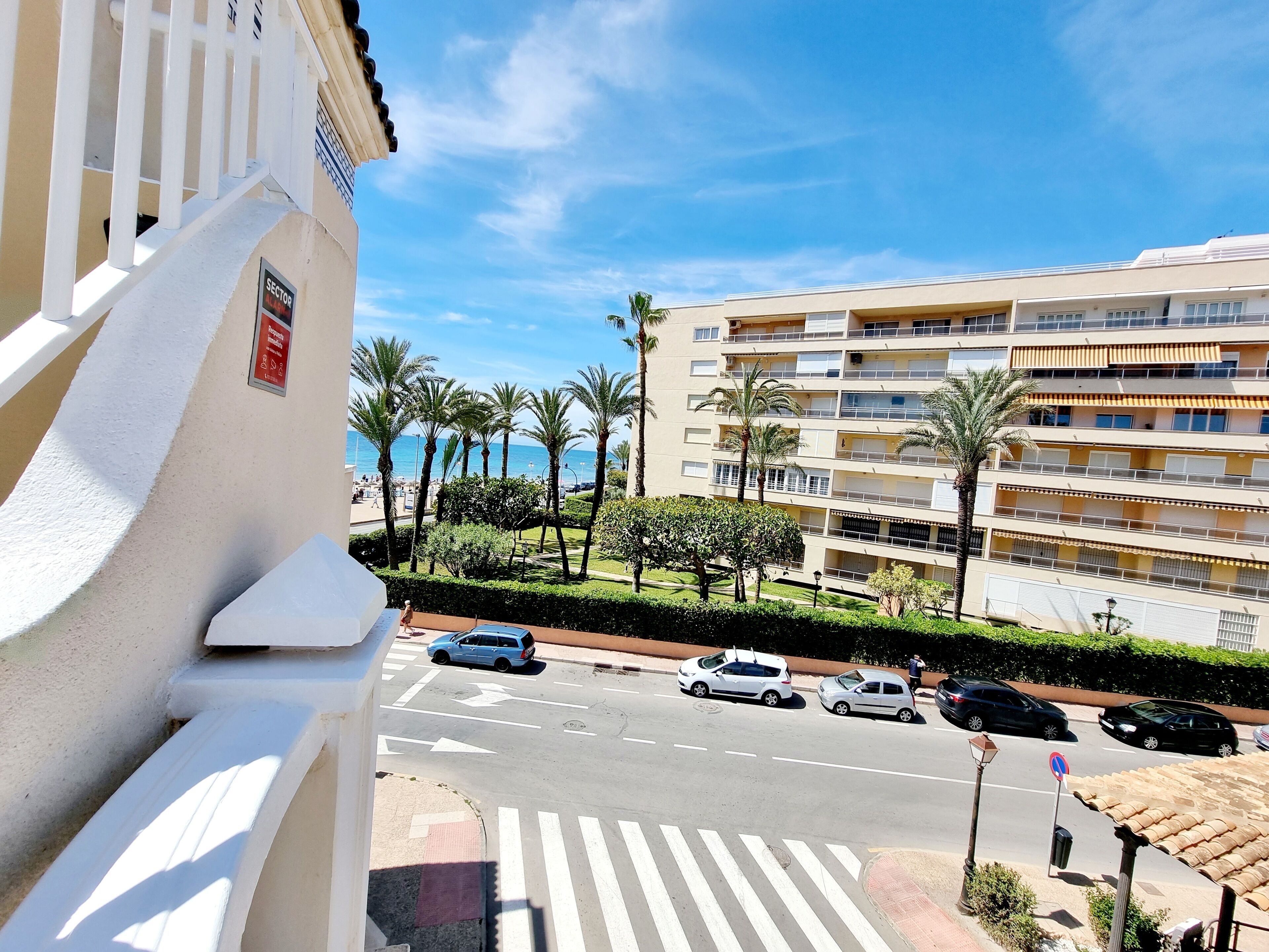 Apartamento, 2 quartos, sacada, vista para a cidade | Praia | Na praia 