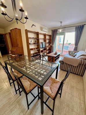 Apartamento, 2 quartos, para fumantes, terraço | Área de estar