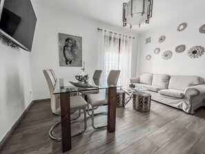 Apartamento, 2 quartos, para fumantes, terraço | Área de estar