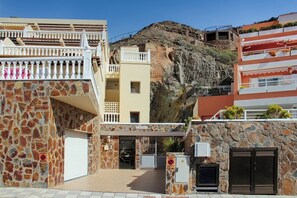 Apartamento, 2 quartos, terraço, vista para a montanha | Exterior