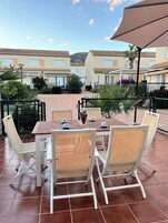 Apartamento, 2 quartos, fumadores | Refeições ao ar livre