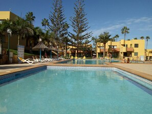 Apartamento, para fumantes, sacada | Piscina | Piscina externa