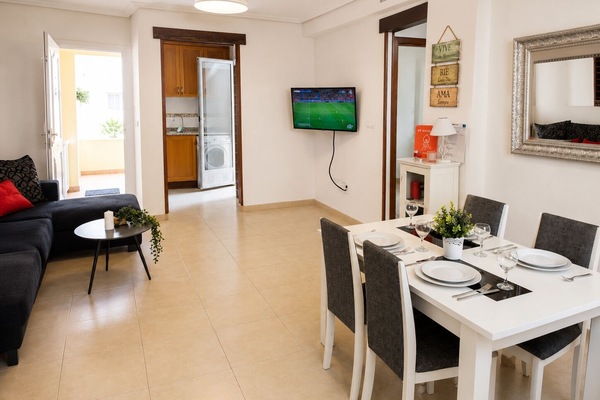 Apartamento, 2 quartos, pátio | Sala