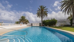 Chalé, 3 quartos, terraço, vista para o jardim | Piscina | Piscina exterior 