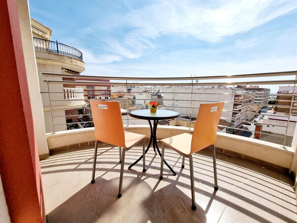 Apt Near Center & Port - Torrevieja
