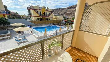 Apartamento, 2 quartos, fumadores, varanda | Piscina | Piscina exterior