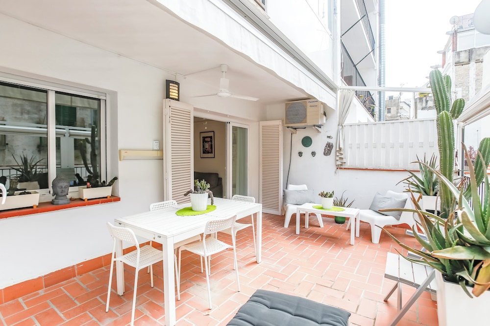 Cuban Green Terrace Apart -1st Floor-center - Sitges