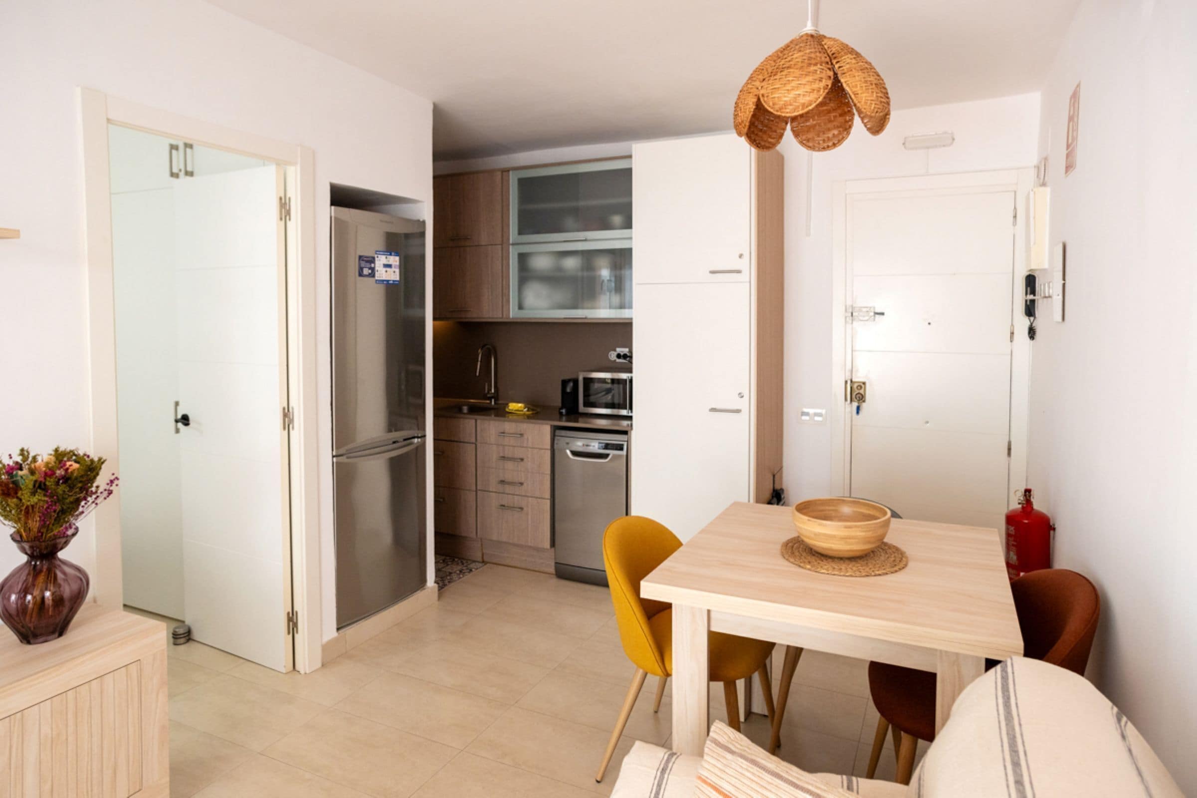 Apartamento, 1 quarto, terraço | Sala de jantar