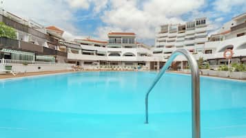 Apartamento, 1 quarto, para fumantes, terraço | Piscina | Piscina externa