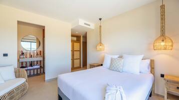 Vila, 3 quartos, vista para o mar | Cofres nos quartos, quartos à prova de som