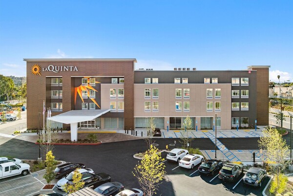 La Quinta Inn & Suites By Wyndham La Habra - Buena Park, CA