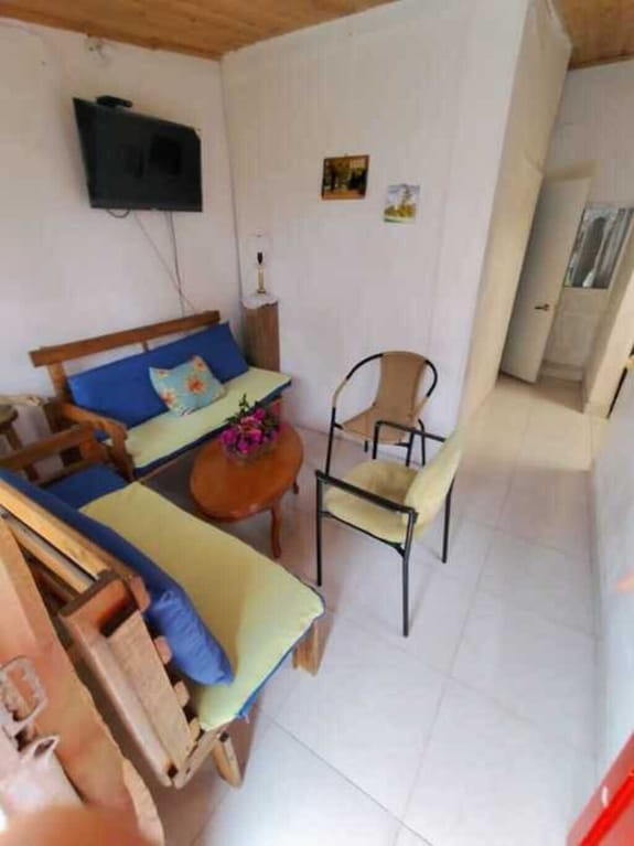 Comodo Chalet, En Una Muy Buena Ubicación Y Rodeado De Jardines - Cundinamarca