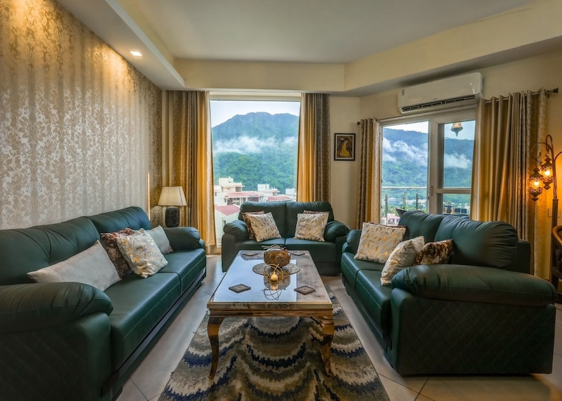 Spacious 4-bedroom Apartment In Enjoyable Rishikesh With Fitness Room, Wifi - Rishikesh