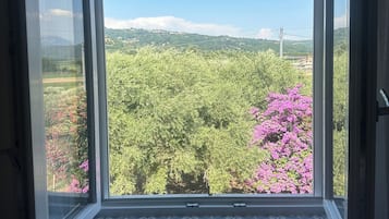 Quarto Duplo ou Twin Superior, vista para a montanha | Secretária, Wi-fi grátis