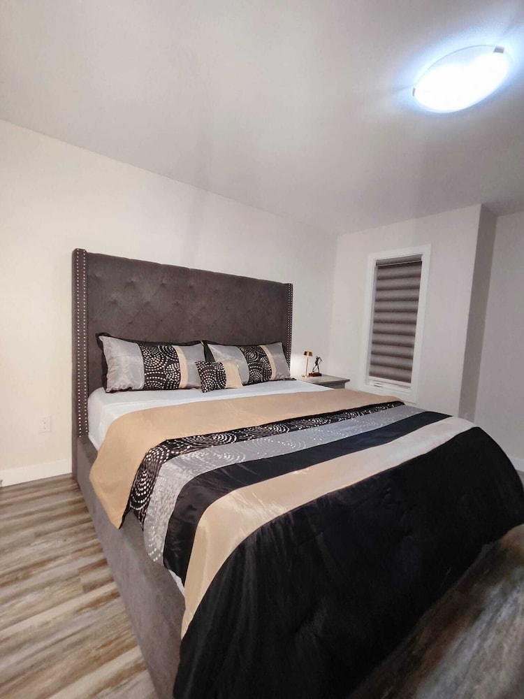 Flamingo Home! A family-friendly home with 4 bedrooms and 3 bathrooms ...