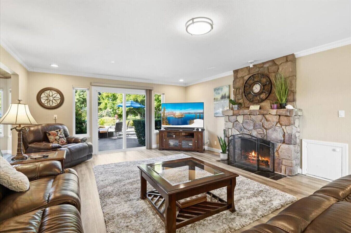 Entertainment Home On Golf Course - Hot Tub /Pool - Medford, OR