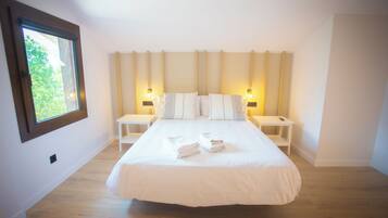 Quarto standard | Edredons de pluma, camas com colchões de espuma com sistema de memória