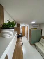 Estúdio Comfort | Sala de estar | Televisor 