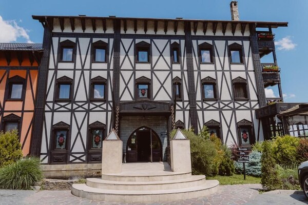 Podu' Cu Lanturi - Bacău