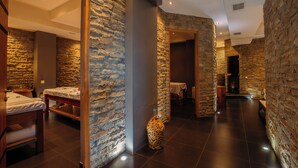 Sauna, banheira de hidromassagem, massagens 
