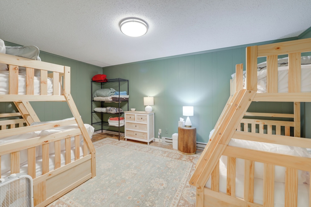 Blue Ridge Pkwy View & Deck: Brevard Home! - Brevard