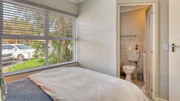 Apartamento Comfort, pátio, vista para o jardim | 1 quarto, ferro/tábua de engomar, Wi-fi grátis